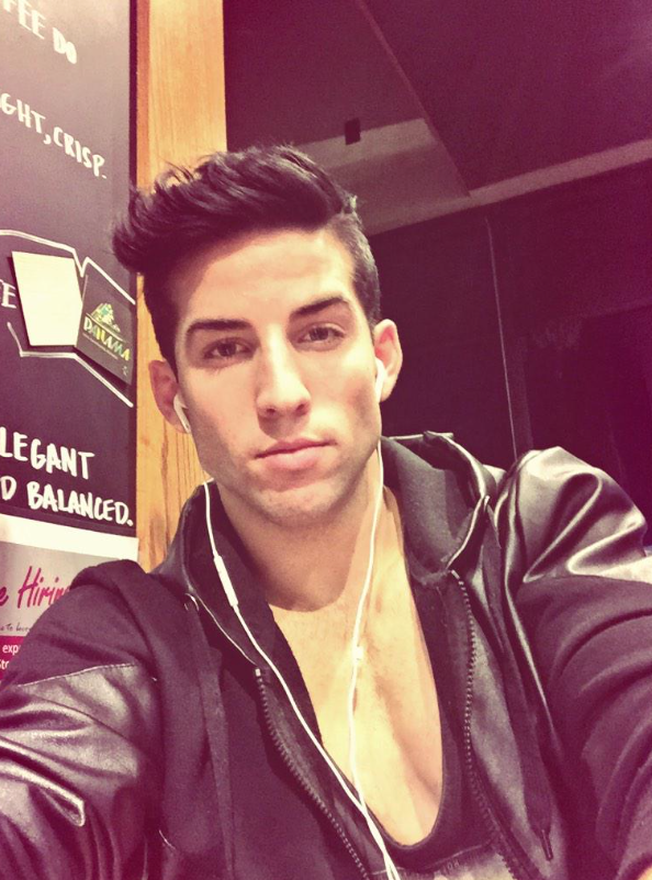 Él le da un nuevo y sexy uso a la cinta de correr - Shangay