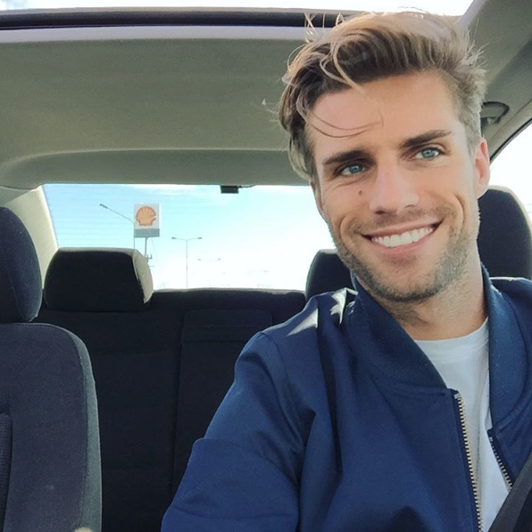 La sonrisa del modelo Igor Prusinowski arrasa en las redes sociales ...