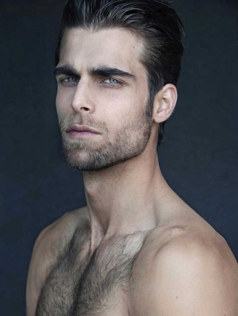 “He sido uno de los pioneros en salir del armario en la moda” (hablamos con el modelo tinerfeño ...