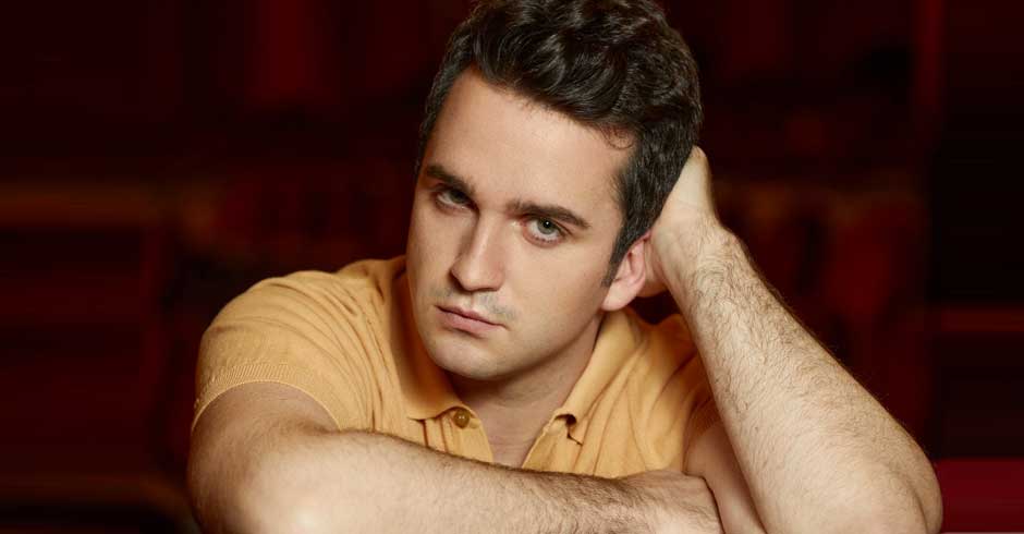 Xabier Anduaga dedica su premio Ópera XXI a la comunidad LGTBI en el Teatro de La Zarzuela - Shangay