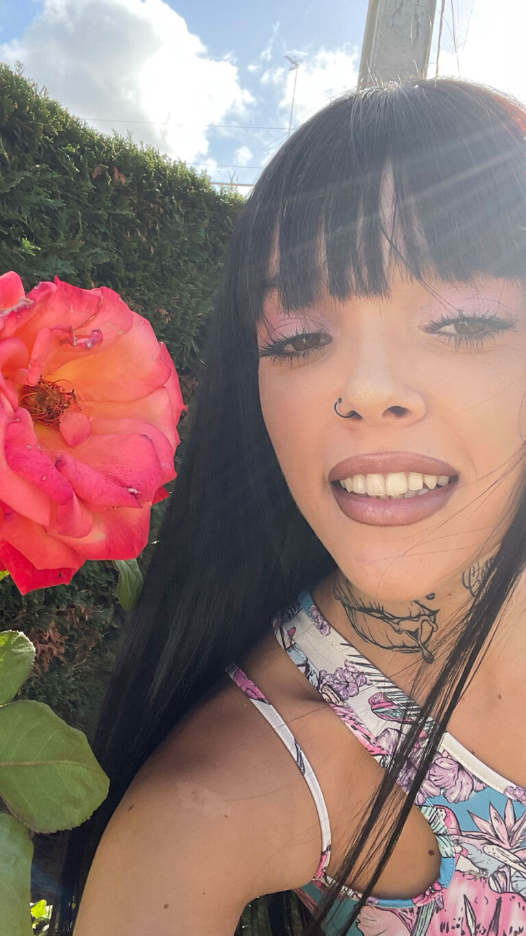 La Xinni TikTok Con la boca cerrada entrevista - Shangay