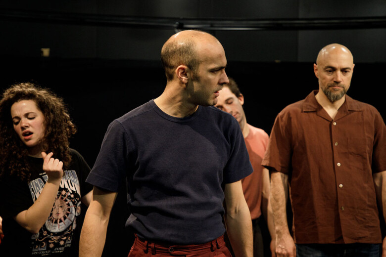 Pablo Chaves estrena 'Algunos días' en el CDN - Shangay