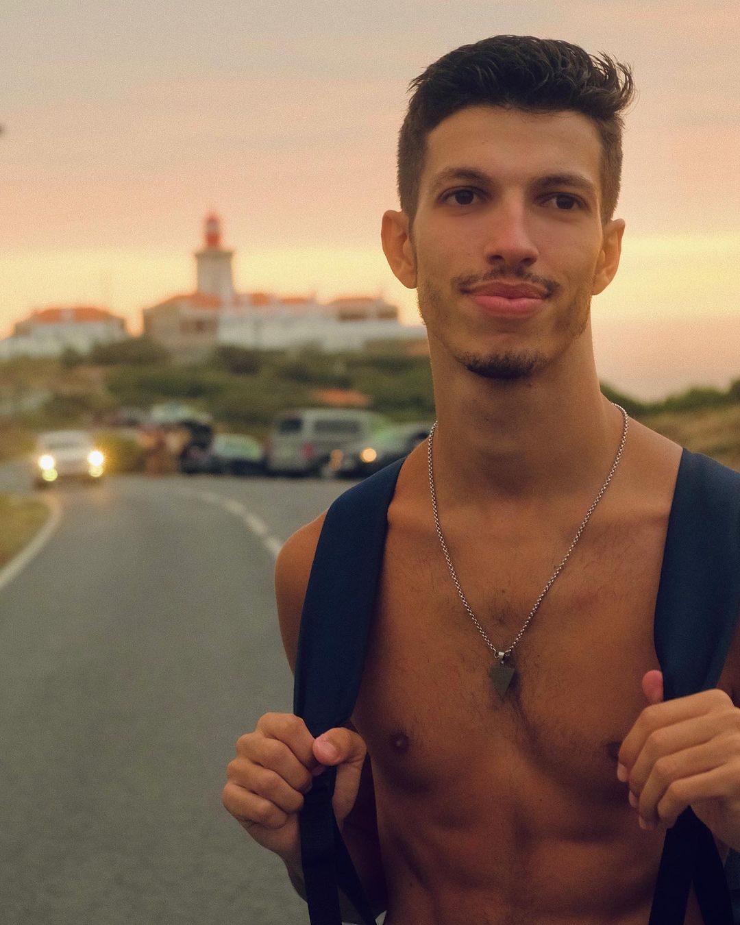 Conoce a André Leitão, el chulazo que interpreta al personaje gay de 'Rabo de Peixe' - Shangay