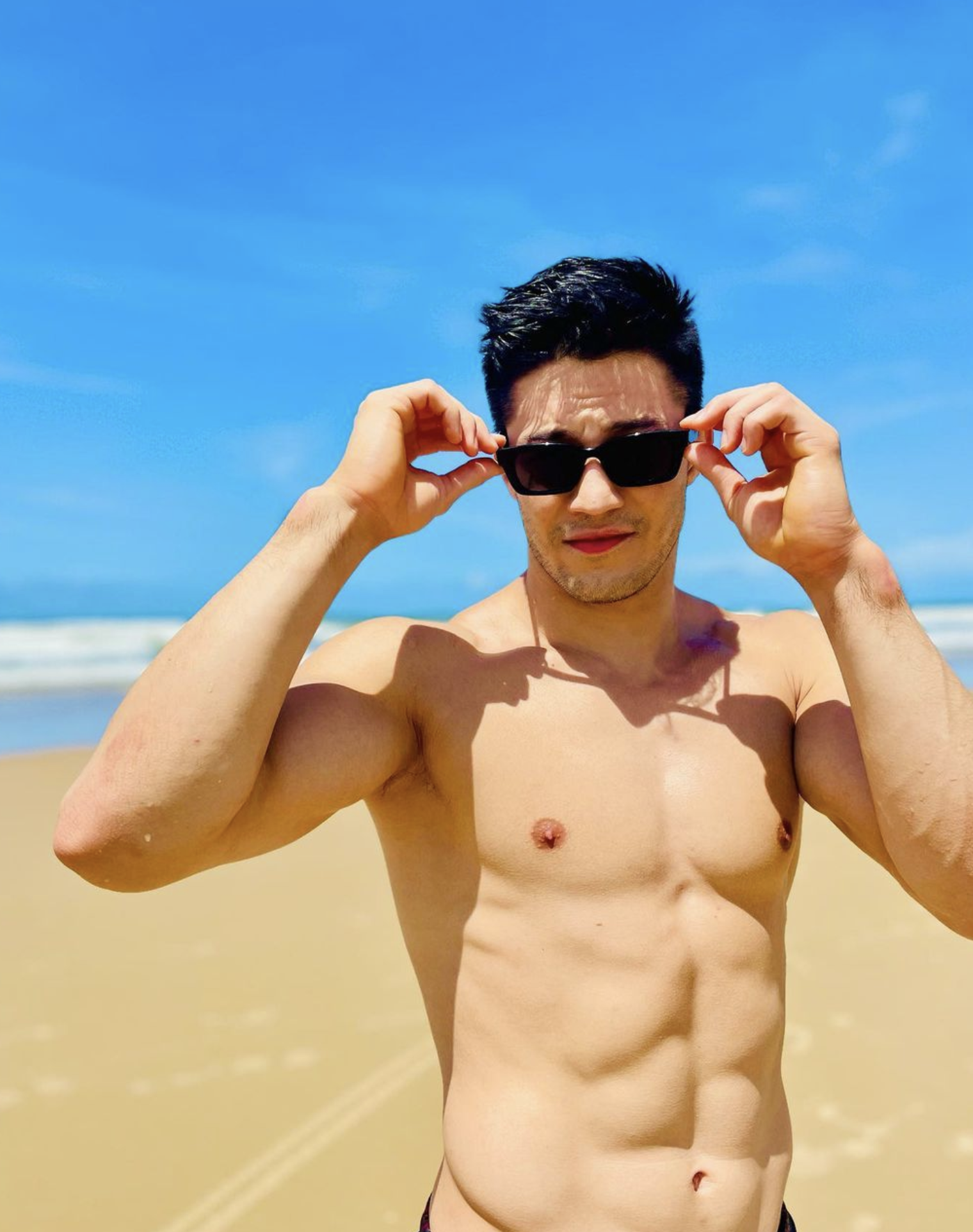 El gimnasta Arthur Mariano presume de novio en redes - Shangay