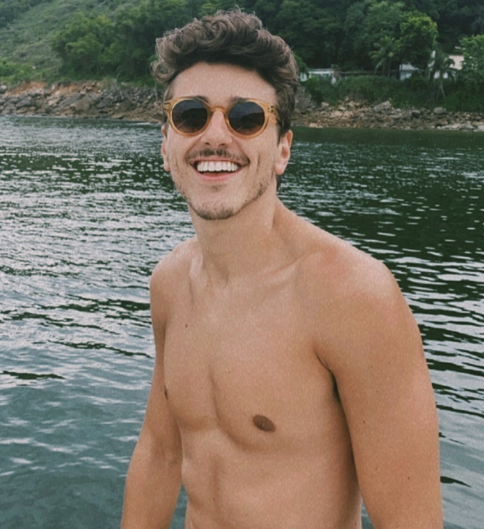 El gimnasta Arthur Mariano presume de novio en redes - Shangay