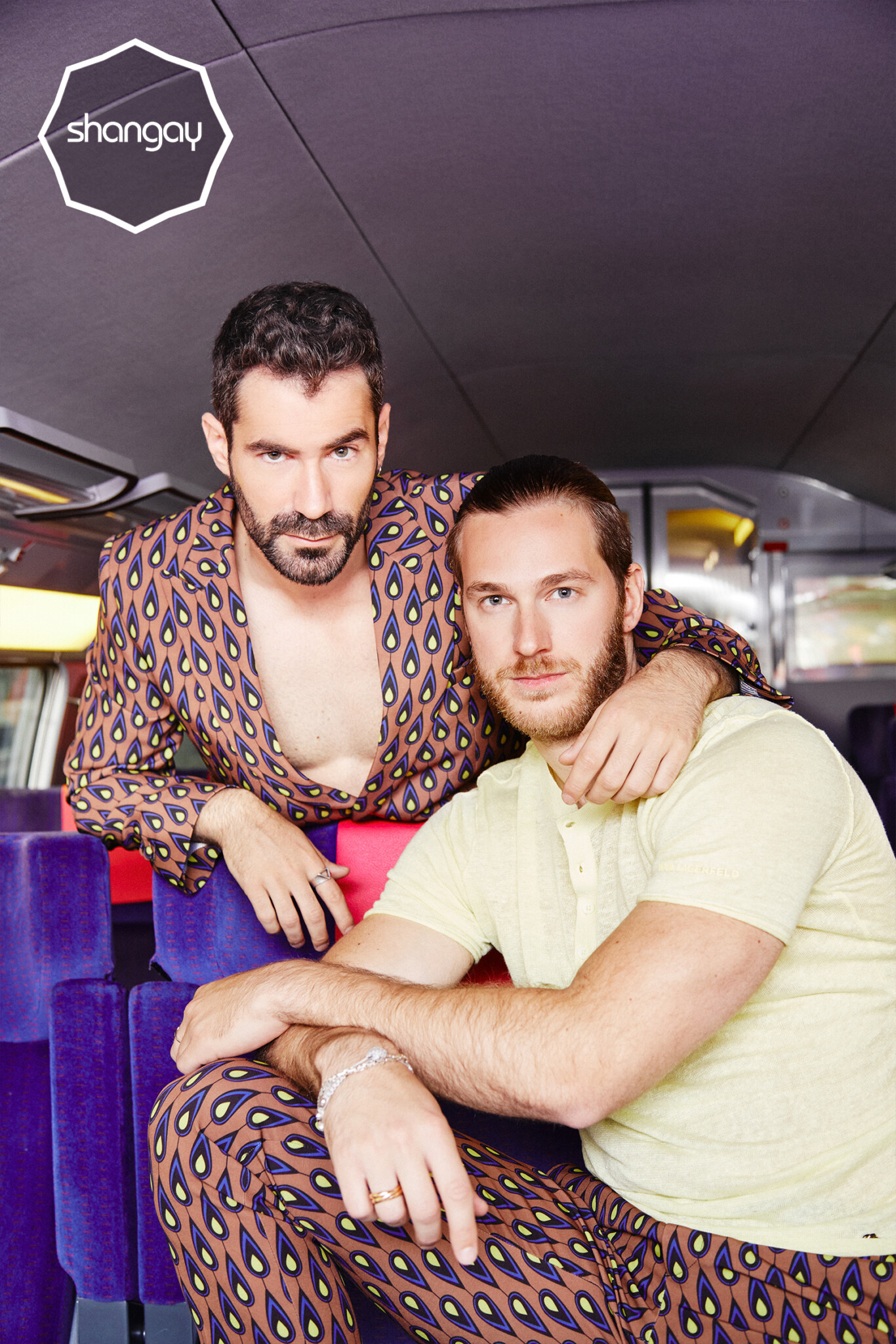 Jose Sospedra y Manu Vega: Orgullo en un OUIGO - Shangay