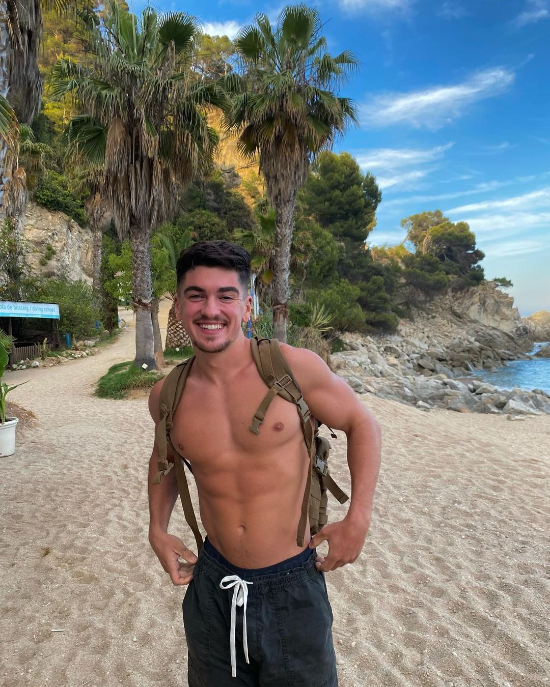 El verano (y el cuerpo) más húmedo de Pol Soto, uno de los bailarines ...