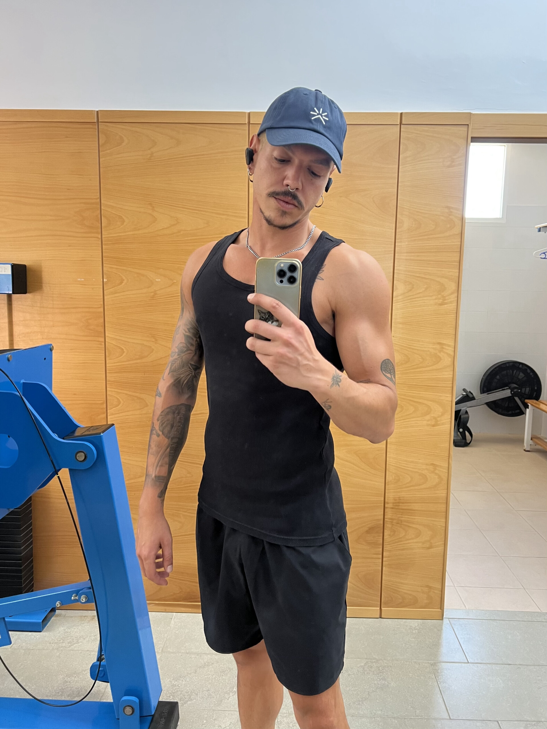 Adrián Conde, veterinario y orgulloso bisexual: "Tener referentes ...