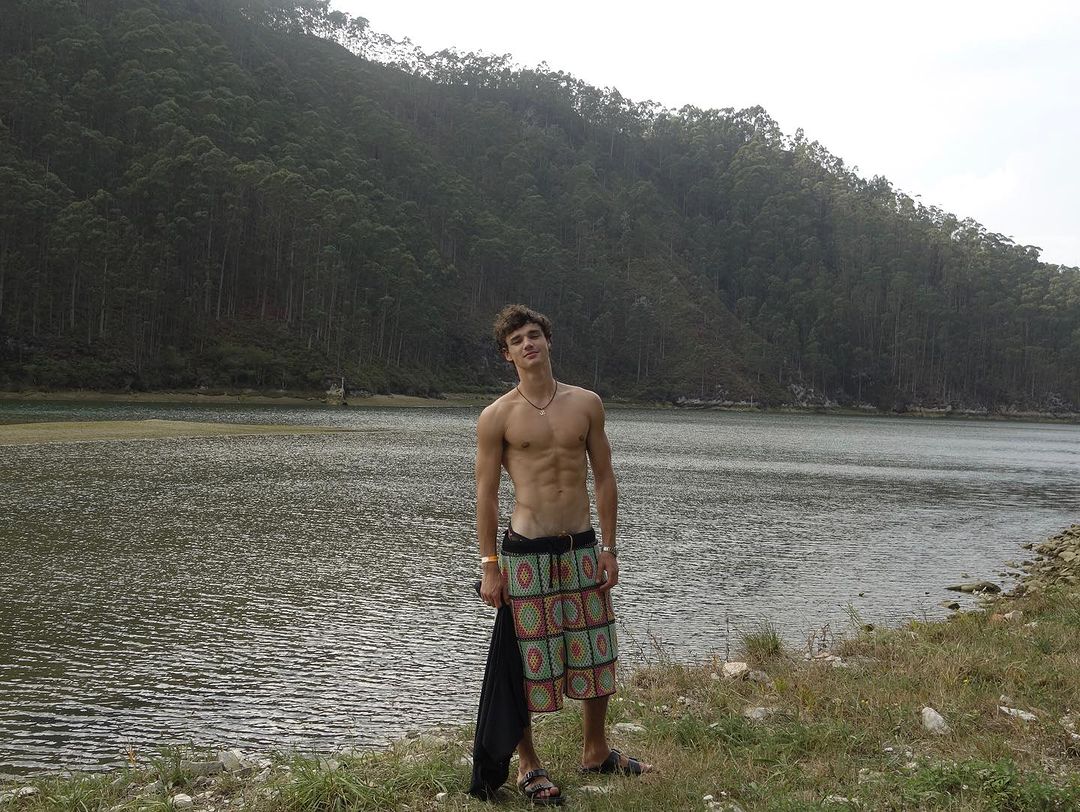 Descubre al nuevo trío de guaperas que estudia en 'Élite 7' (y uno de ellos es el novio de Omar ...