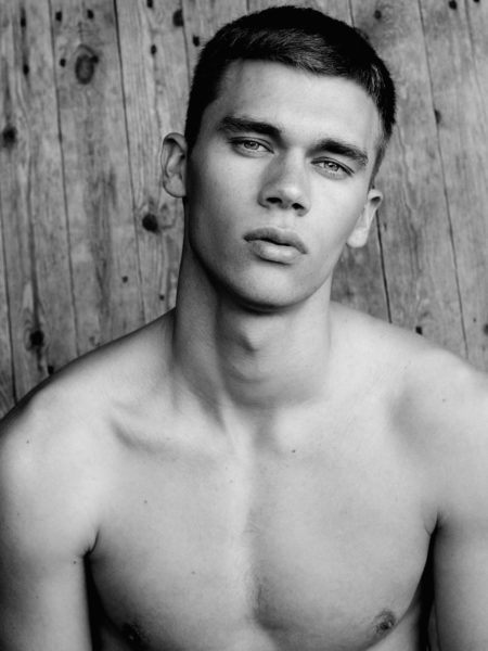 Descubre al nuevo trío de guaperas que estudia en 'Élite 7' (y uno de ellos es el novio de Omar ...