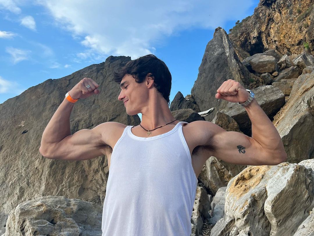 Descubre al nuevo trío de guaperas que estudia en 'Élite 7' (y uno de ...