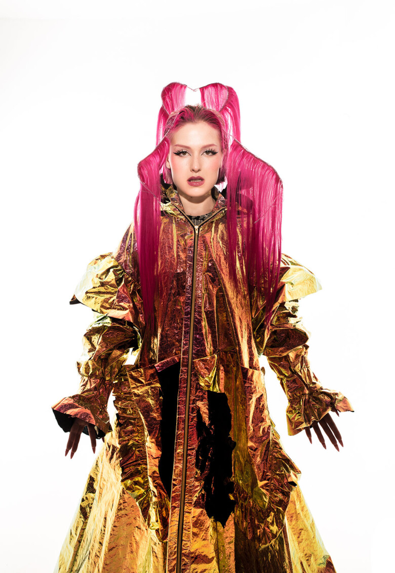 Sofía Coll, a por todas en el Benidorm Fest 2024 - Shangay