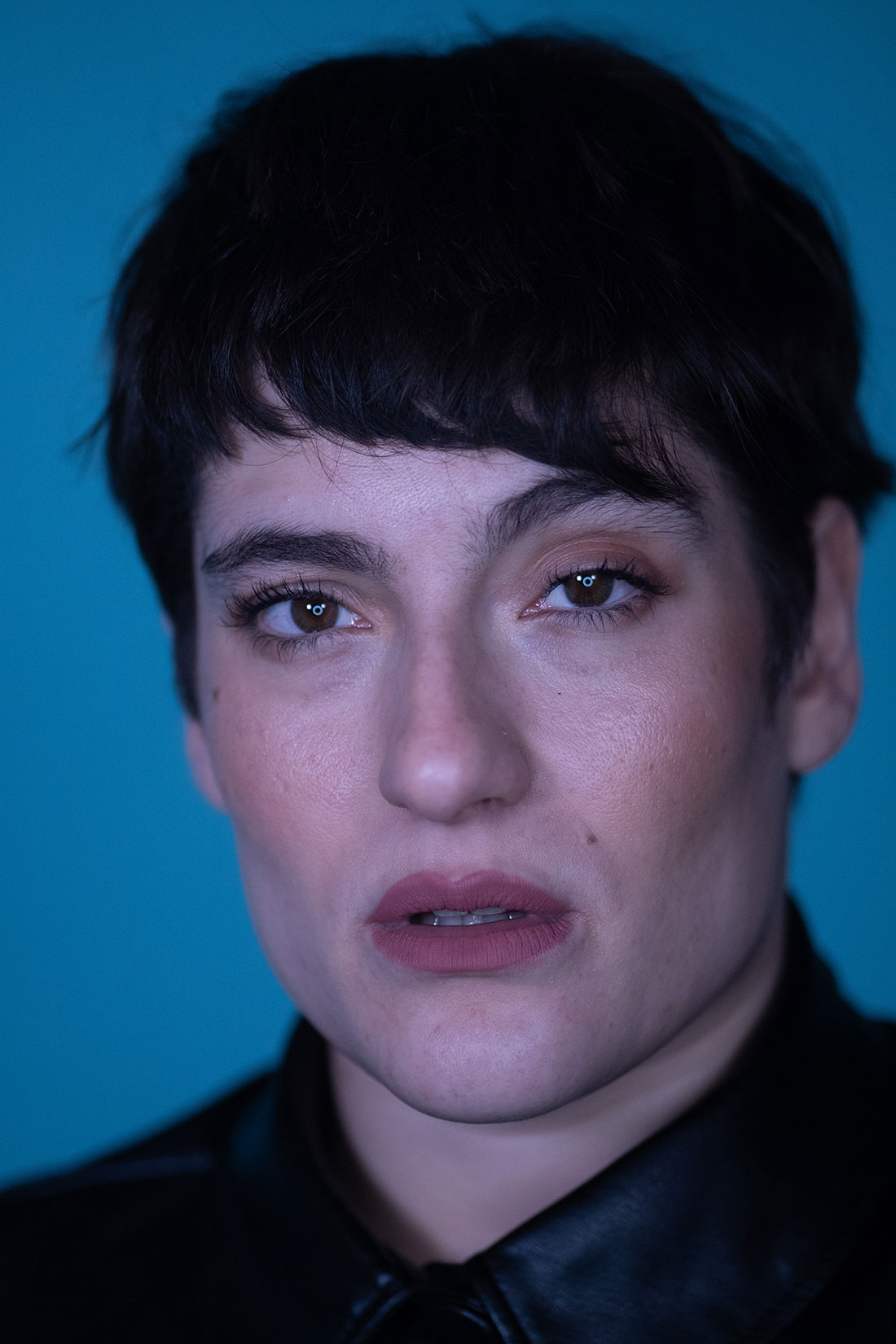 María Pizarro defiende la diferencia en 'El teatro de las locas' - Shangay