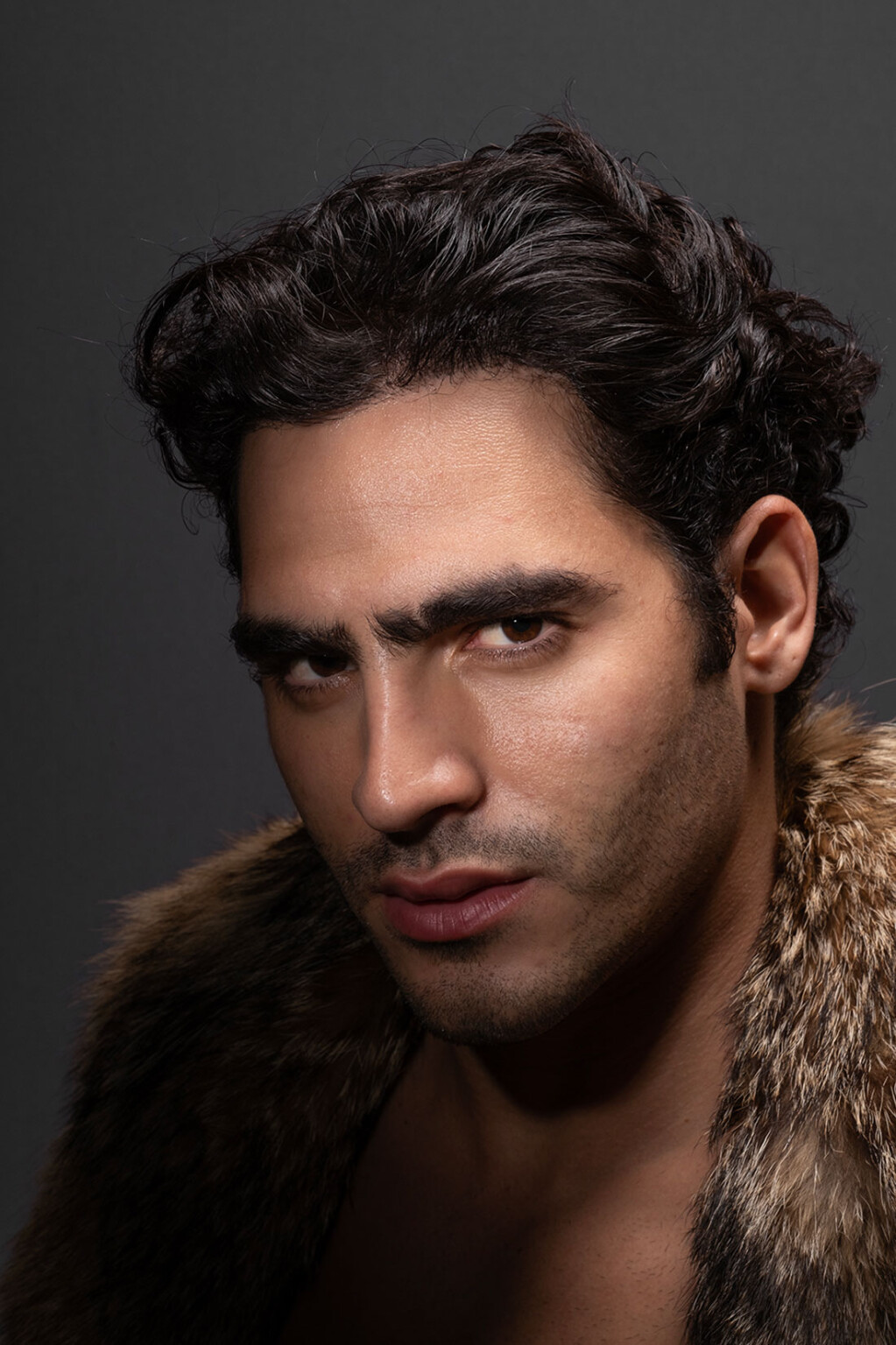 Jhonnatan Burjack debuta en el cine con 'Emergency Exit' - Shangay